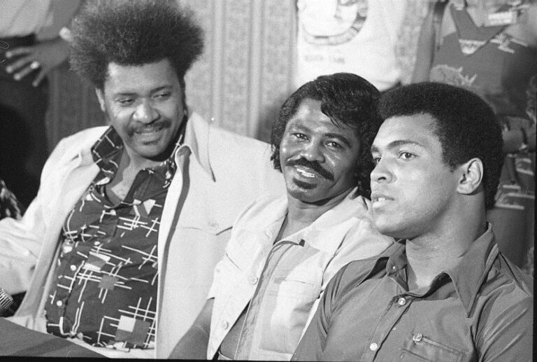 Movie Stars, Singers, Celebrities, and Boxers – THE USA BOXING NEWS