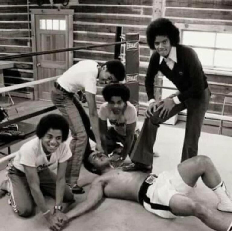 Movie Stars, Singers, Celebrities, and Boxers – THE USA BOXING NEWS